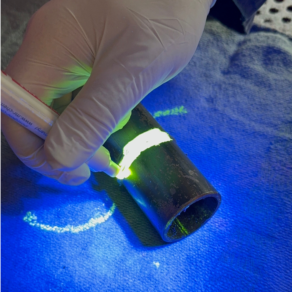 Piccolo pen - Tested for cracks with a pen - MR Chemie